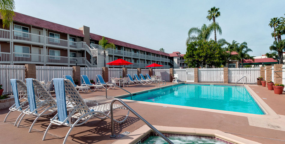 Ramada Hotel Costa Mesa | Hotels Near Newport Beach